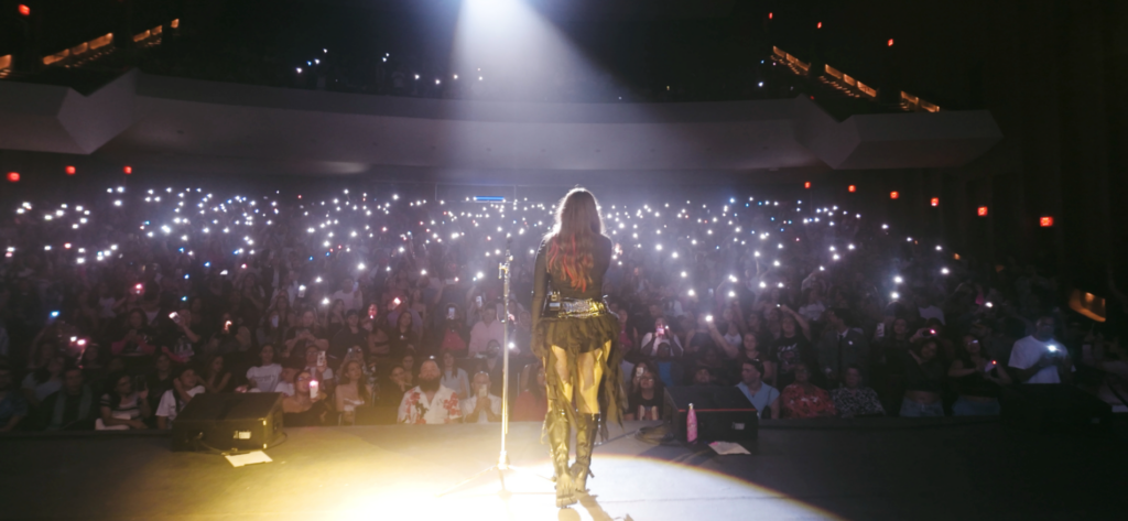 Ela Taubert une fuerzas con Jay Wheeler